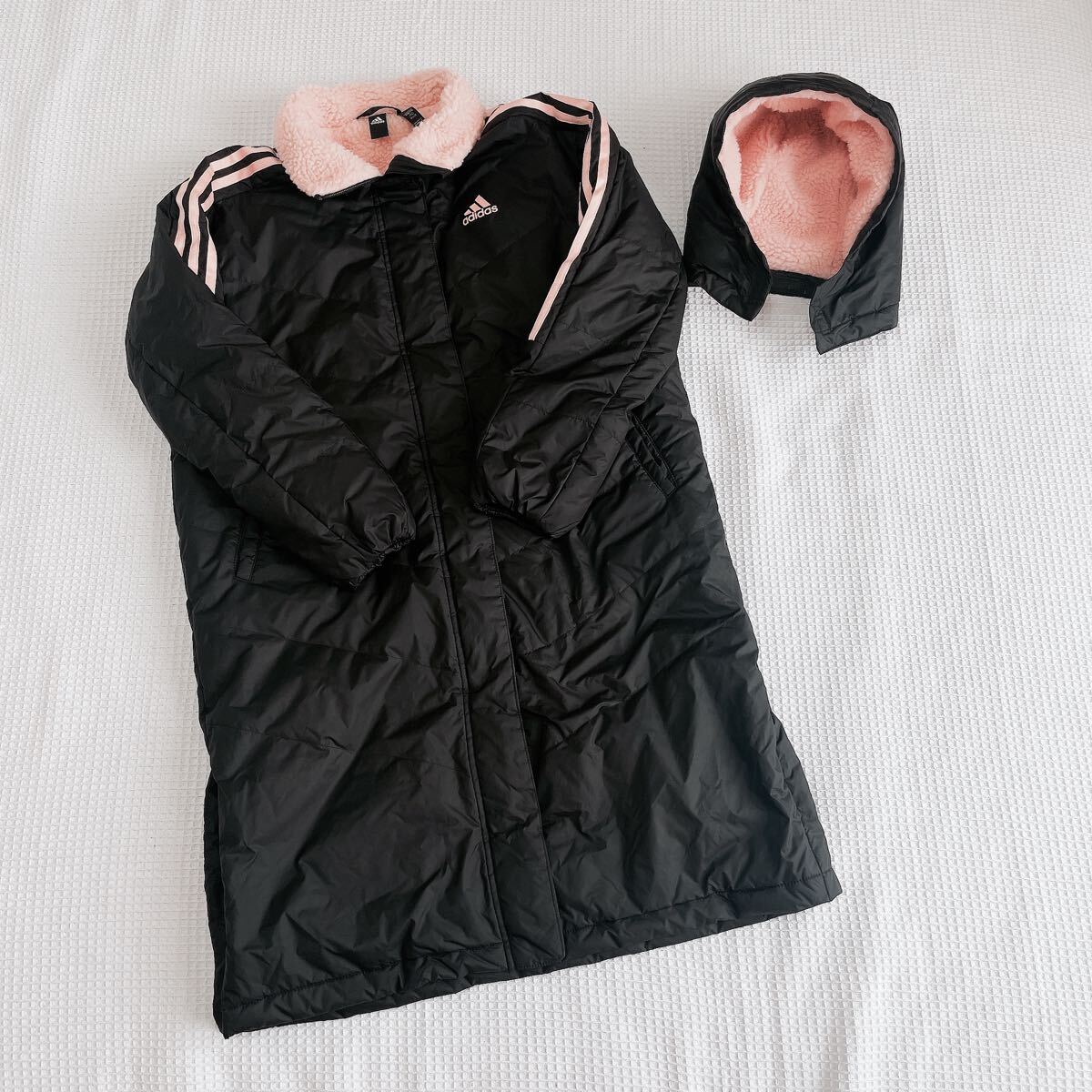 美品adidasアディダス裏ボア中綿入り150cmロング丈 ベンチコート 美品adidasアディダス裏ボア中綿入り150cmロング丈 ベンチコート