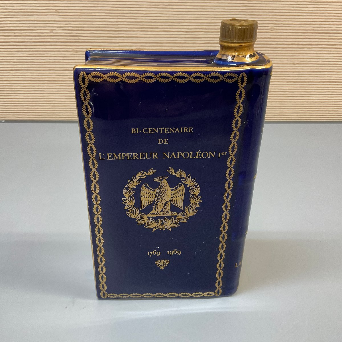 S155 カミュ ナポレオンブック 青陶器ボトル 1184g CAMUS NAPOLEON COGNAC ブランデー 古酒 洋酒 未開栓(カミュ)｜売買されたオークション情報、yahooの商品 ...