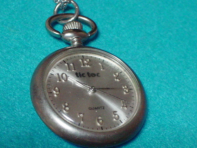 Yahoo!オークション - 珍品 デザイン TIC TOC ペンダント時計 シルバー