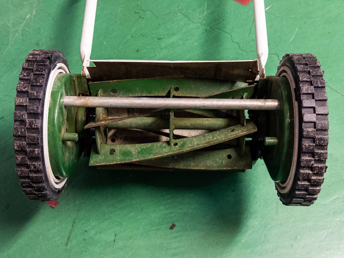 Yahoo!オークション - 3Q売切 税無し HONKO 手動式芝刈機 Newらくらく ...