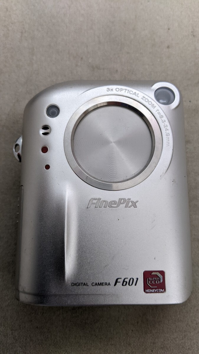 Yahoo!オークション - H2182 FUJIFILM FinePix F601 コンパクトデジタ...