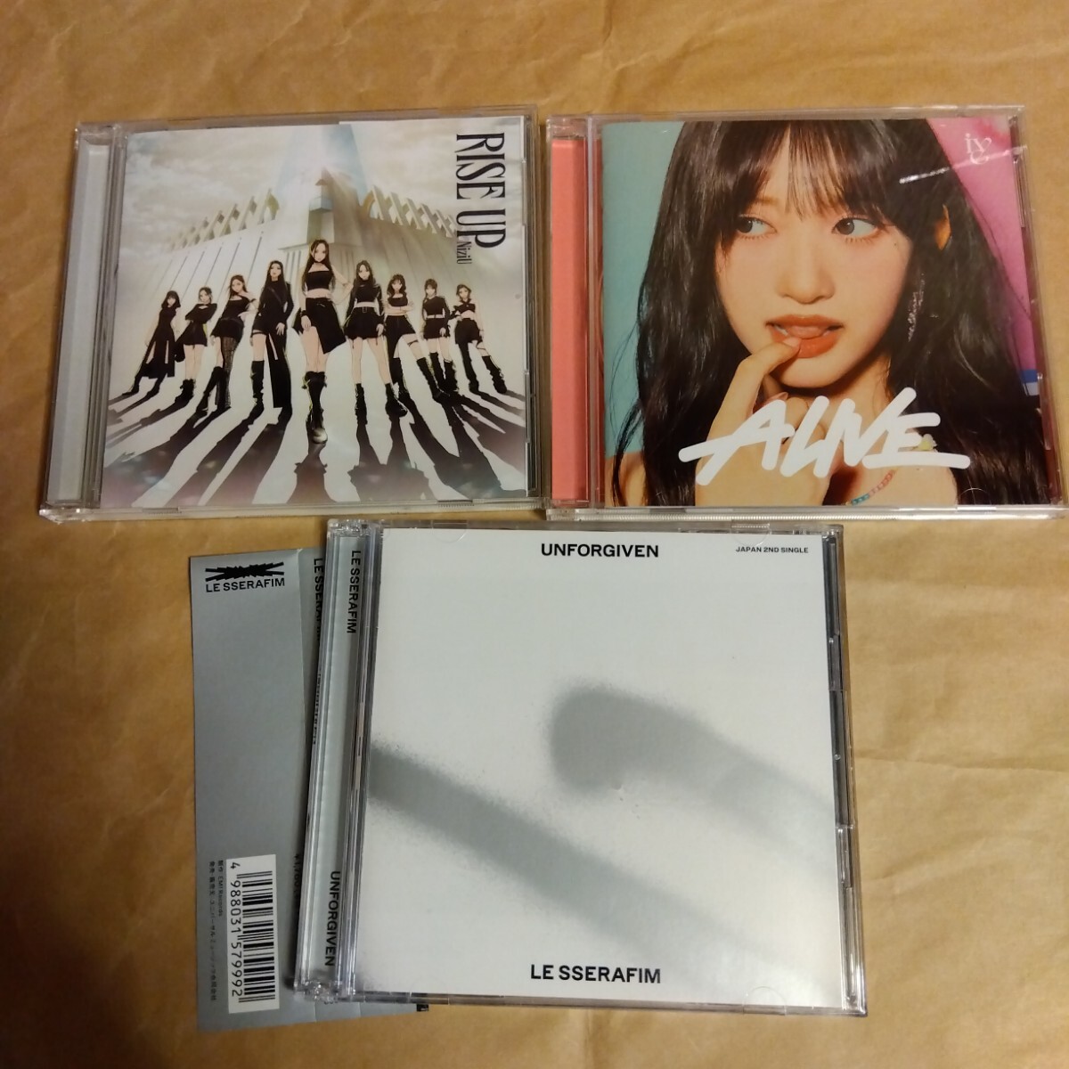 Yahoo!オークション - LE SSERAFIM IVE NiziU 3枚セット 韓国