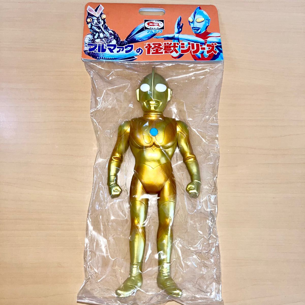 Yahoo!オークション - ブルマァク ウルトラマン 50 ゴールド 金色 ultr...