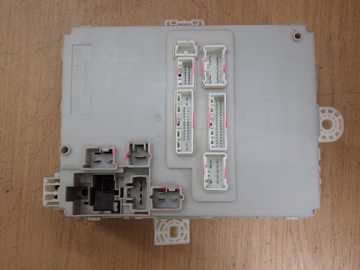 Yahoo!オークション - H22 フリードスパイク GB3 ヒューズボックス/フ...