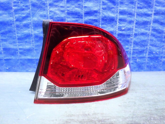 Yahoo!オークション - K676 シビック FD1 FD2 FD3 後期 右テール P8407...