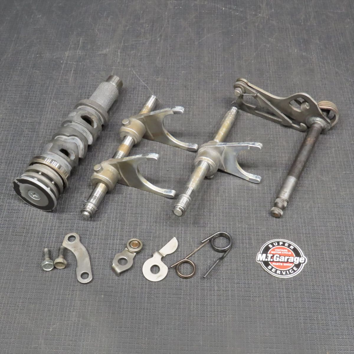 カワサキ Z1000R KZT00R シフトドラム&シフトフォークset 060 Z1000J-C-038(カワサキ用)｜売買されたオークション情報、yahooの商品情報をアーカイブ公開 ...