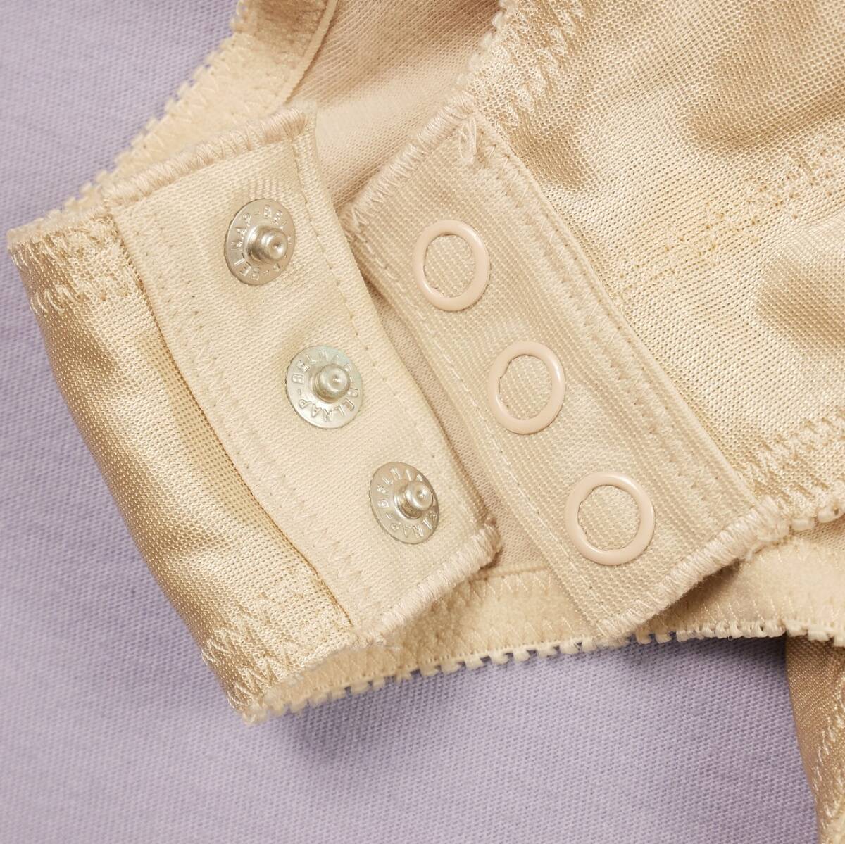 Yahoo!オークション - 0616 大ぶり花柄デザイン大人シンプル補正ボデ...