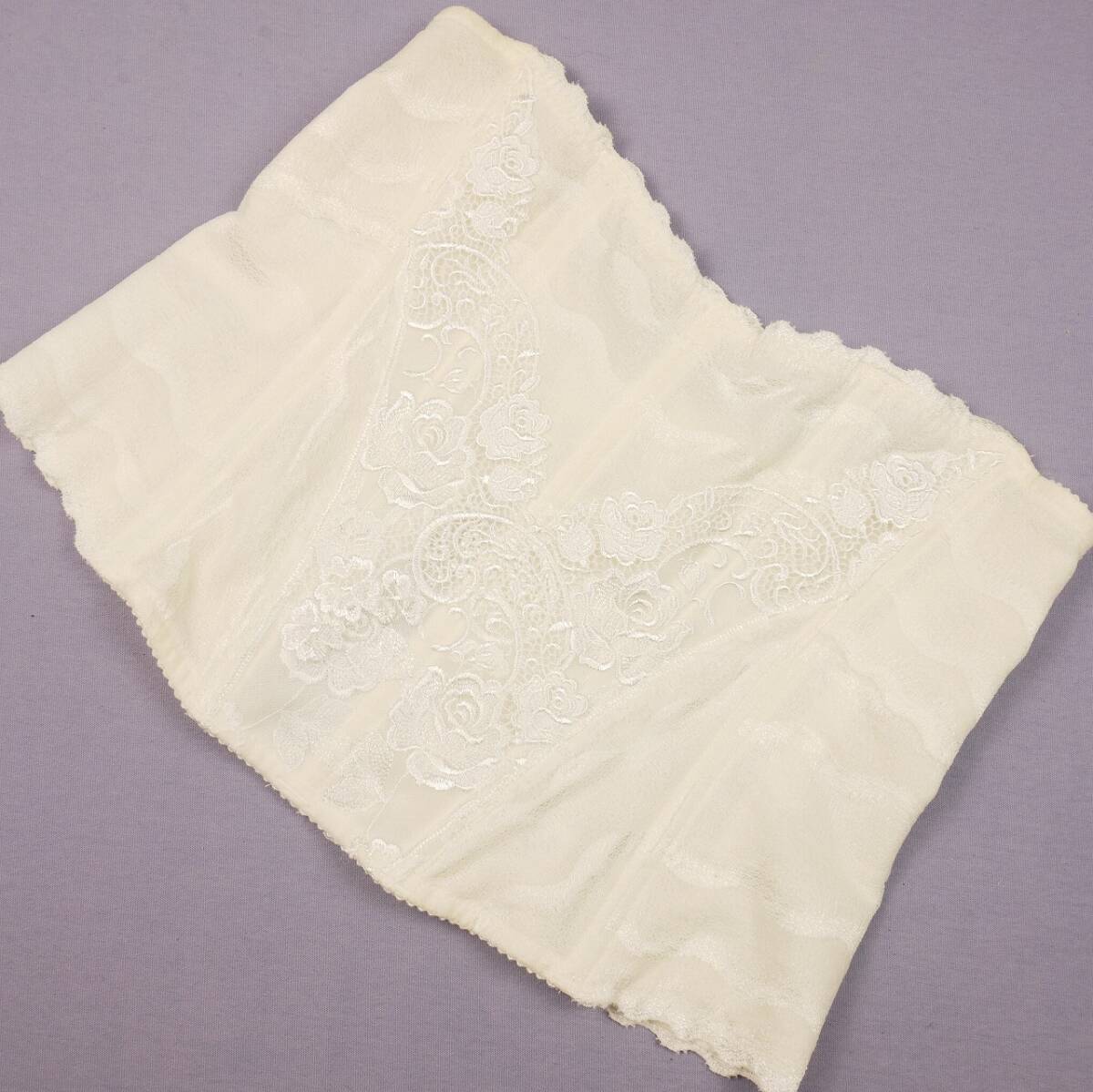 Yahoo!オークション - 0748 マルコ ゴージャス感 キレイ系花柄刺繍デ...