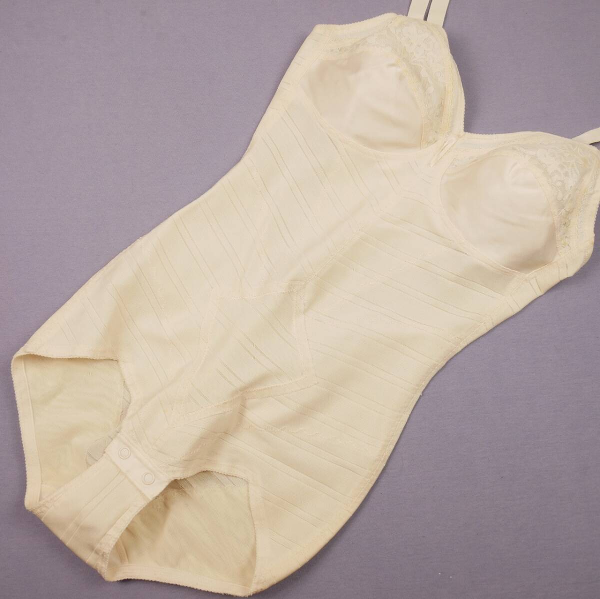 Yahoo!オークション - 0769 ワコール/Wacoal 清楚系花柄デザインシン...