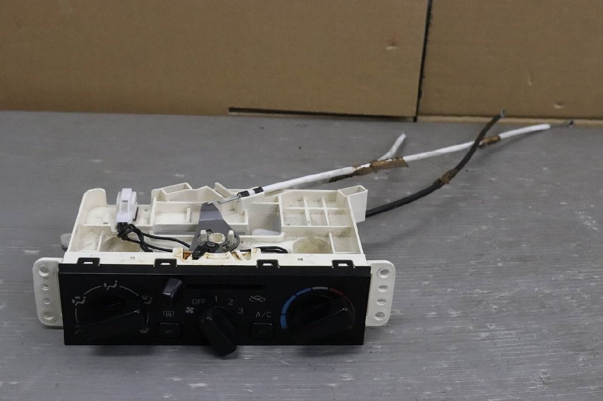 Yahoo!オークション - 三菱 ミニキャブ バン 5MT (U61V) 純正 破損無 ...