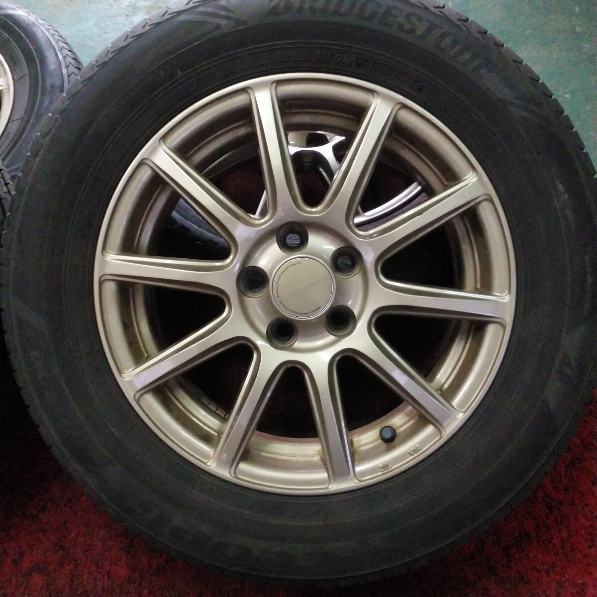 Yahoo!オークション - ブリウス ZVW30 15インチアルミホイールタイヤセ...