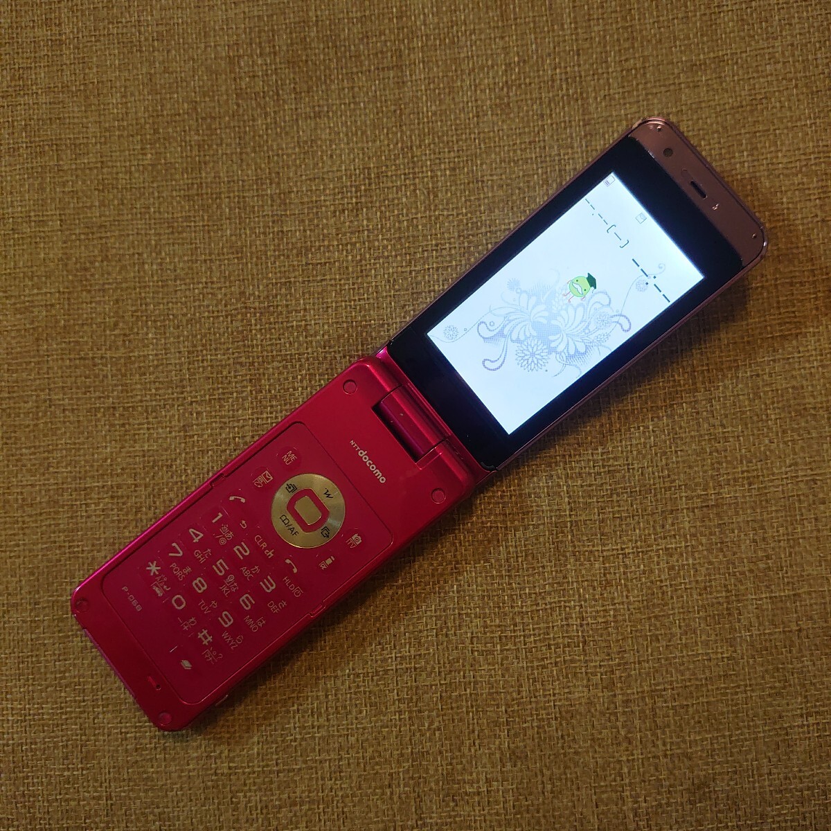 Yahoo!オークション - P-06B docomo 赤