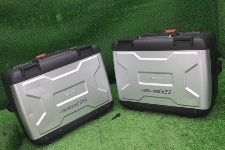 Yahoo!オークション - 46061/P R1200GS. -2012 BMW純正 パニアケース