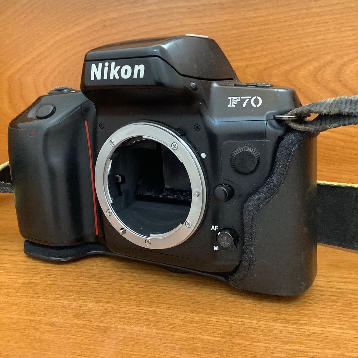 Yahoo!オークション - 電源確認 シャッター切れる Nikon F70