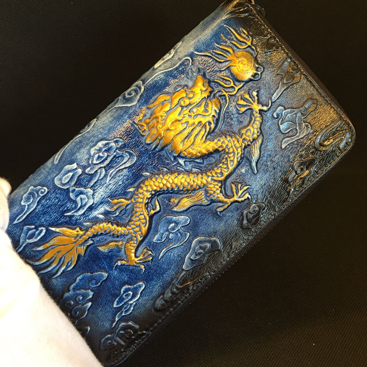 Yahoo!オークション - E33 本革 牛革 カービング 財布 メンズ 龍 金 ラ...