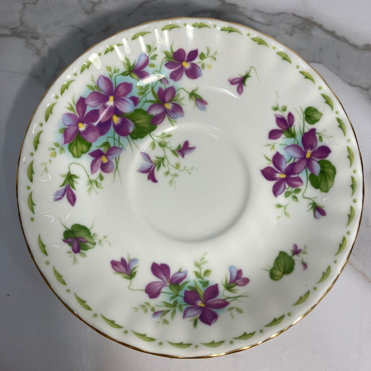 Yahoo!オークション - 2410-3176 ロイヤルアルバート フラワーオブザマ...