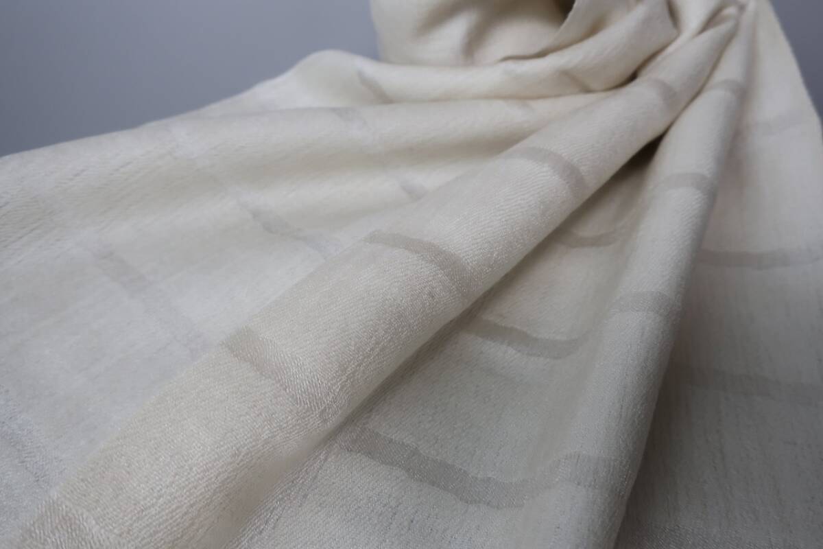 Yahoo!オークション - 新品 ICB UVケア シルク・ウール混 ストール 2...