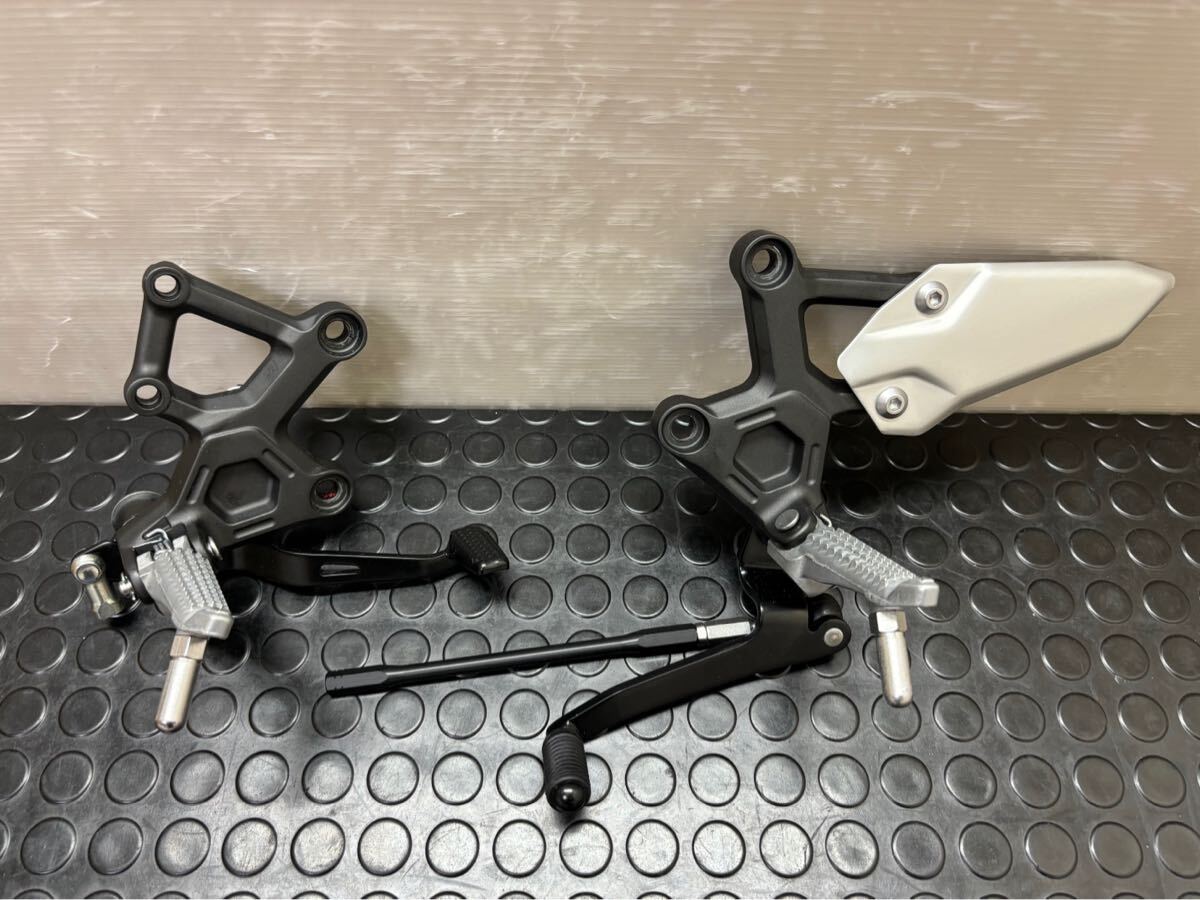 ZX-4RR / ZX-4R KAWASAKI 純正 フロントステップ メインステップ ペグ ペダル(カワサキ用)｜売買されたオークション情報、yahooの商品情報をアーカイブ公開 ...