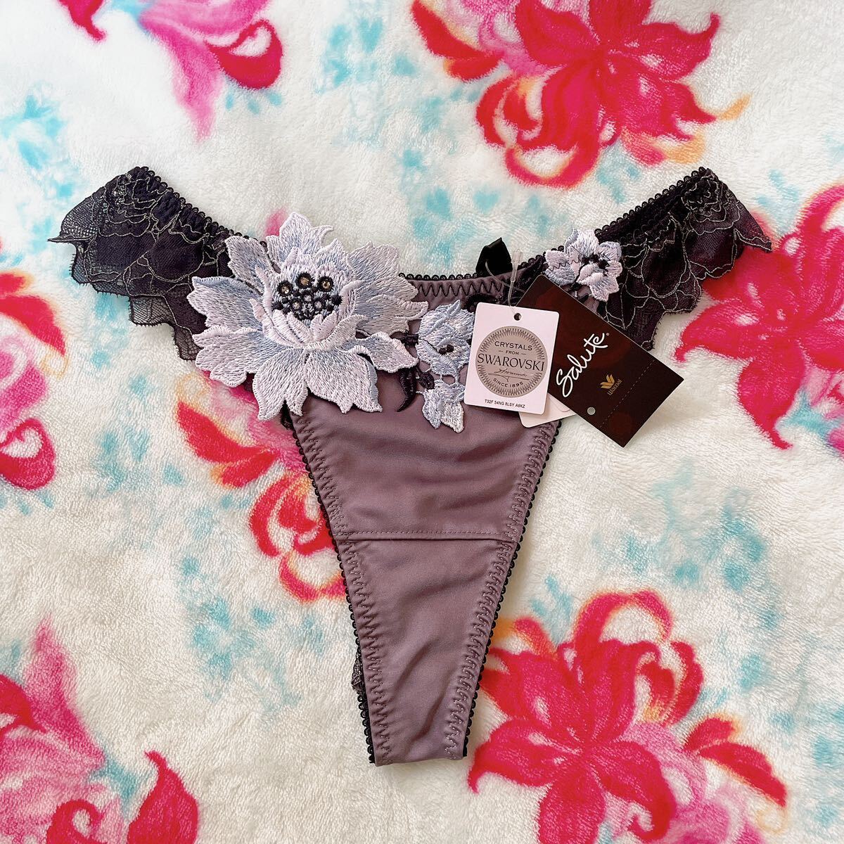 Yahoo!オークション - 新品タグ付 サルート 94G マリアテレジア ソング...