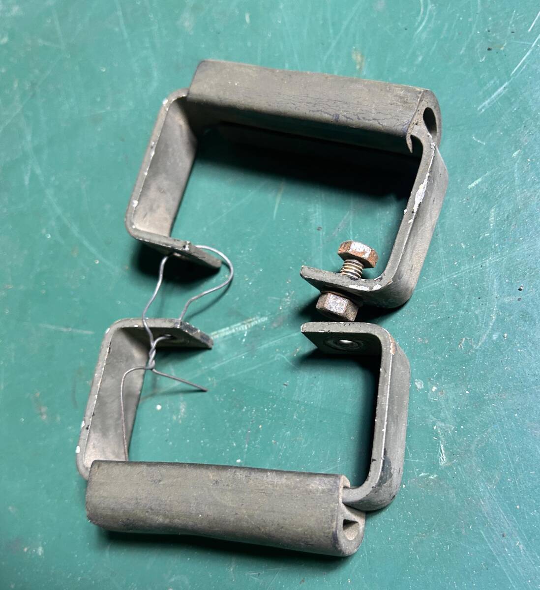 三菱ジープ その他 Fウィンドウ ブラケット ゴム付き2個 ボンネットフードレスト 50系 J3R(フロント)｜売買されたオークション情報、yahooの商品情報をアーカイブ公開 ...