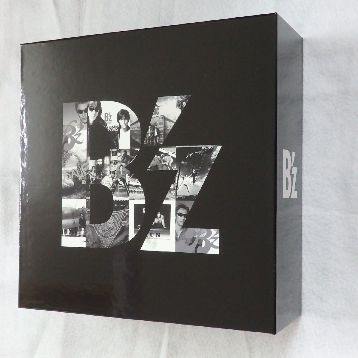 Yahoo!オークション - B'z 30th Year Exhibition “SCENES” 1988-2018...