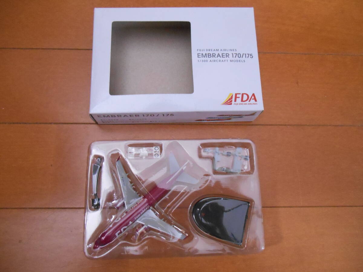 Yahoo!オークション - Ftoys 1/300 EMBRAER 170/175 FDA