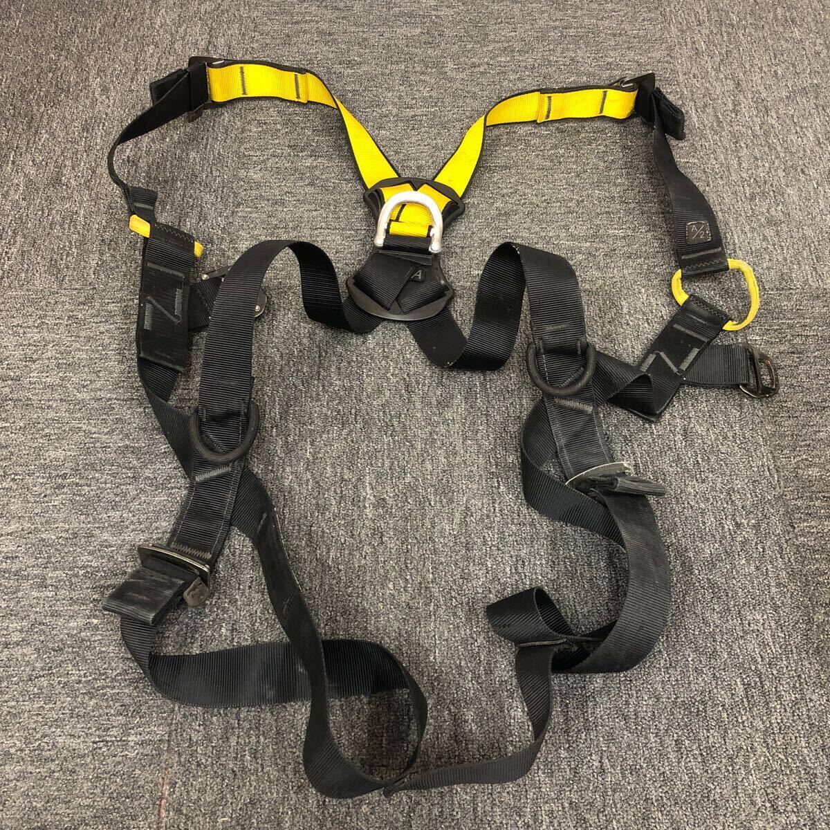 Yahoo!オークション - 即決 PETZL ペツル ハーネス