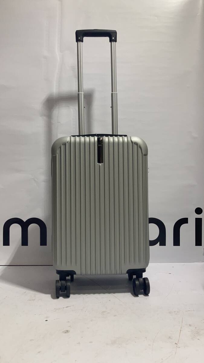 Yahoo!オークション - スーツケース Sサイズ シルバー キャリーバック ...