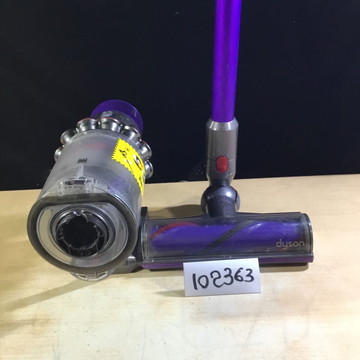 Yahoo!オークション - (102363G) dyson SV12サイクロン式コードレスク...