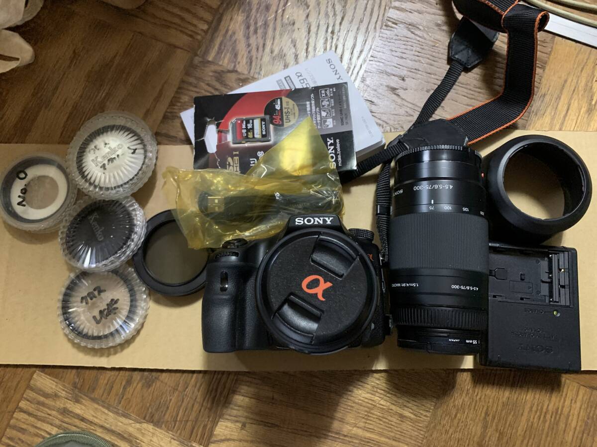 Yahoo!オークション - SONY a65 SLT-A65V ミラーレス デジタル一眼レフ...