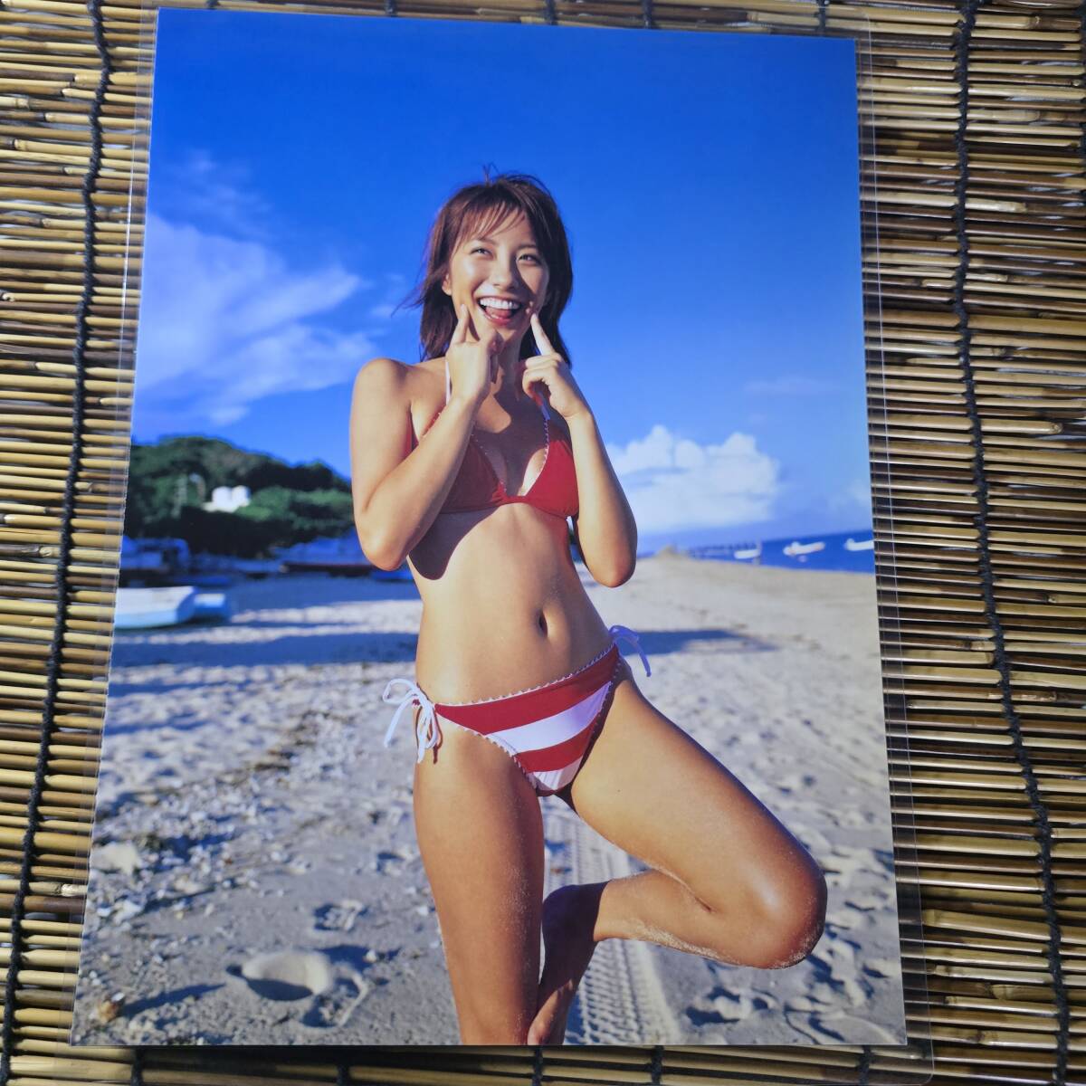 高品質厚手150μラミネート加工 山本梓 水着 A4 雑誌切り抜き7ページ グラビアアイドル l80(タレント)｜売買されたオークション情報、yahooの商品情報をアーカイブ公開 ...