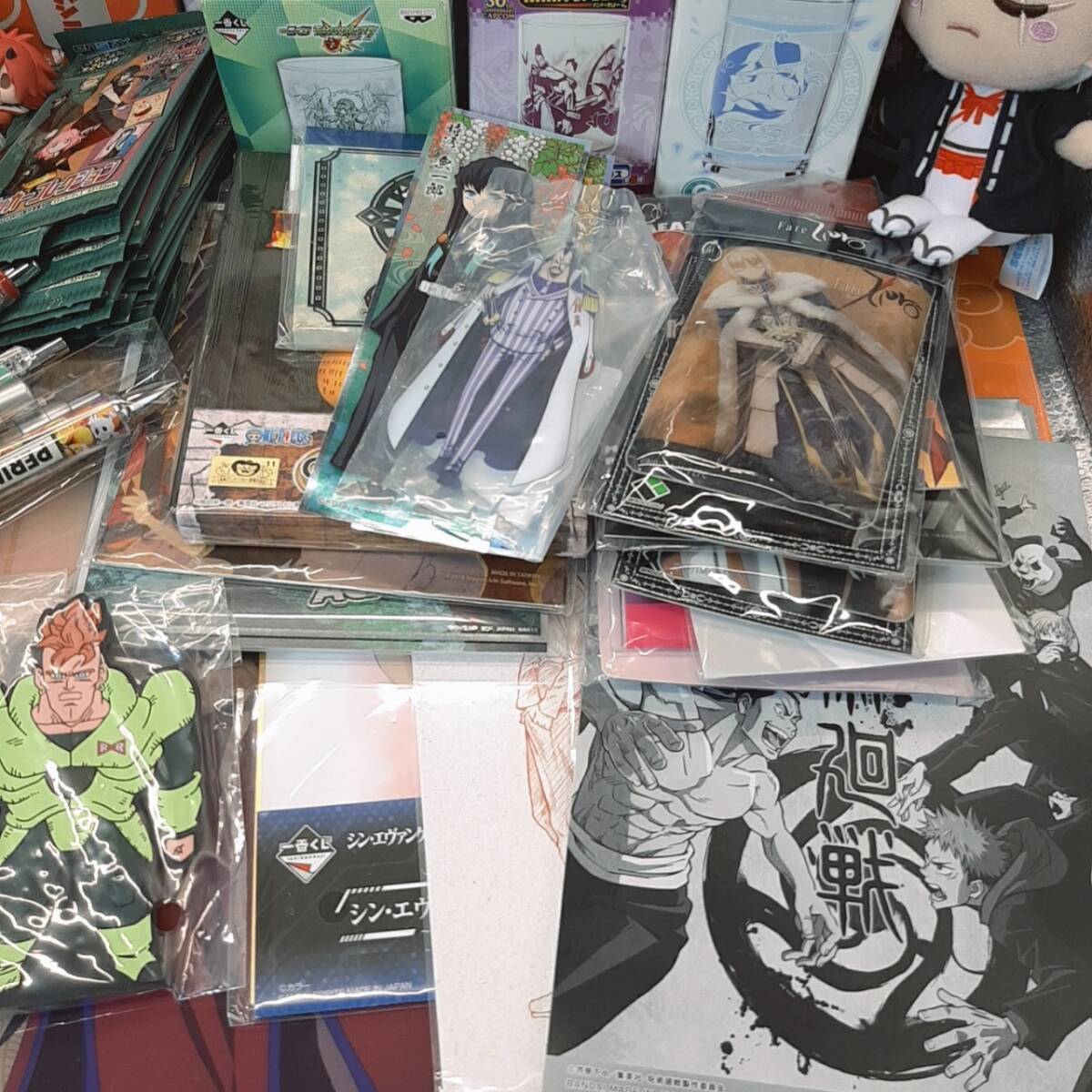 Yahoo!オークション - n21 アニメグッズ まとめ 大量 呪術廻戦 ドラゴ...