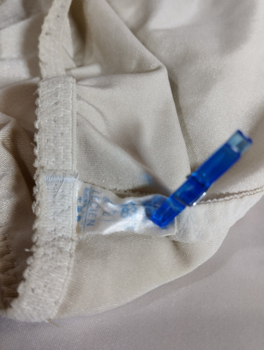 Yahoo!オークション - ルシアン ガードル 64サイズ 【G526】