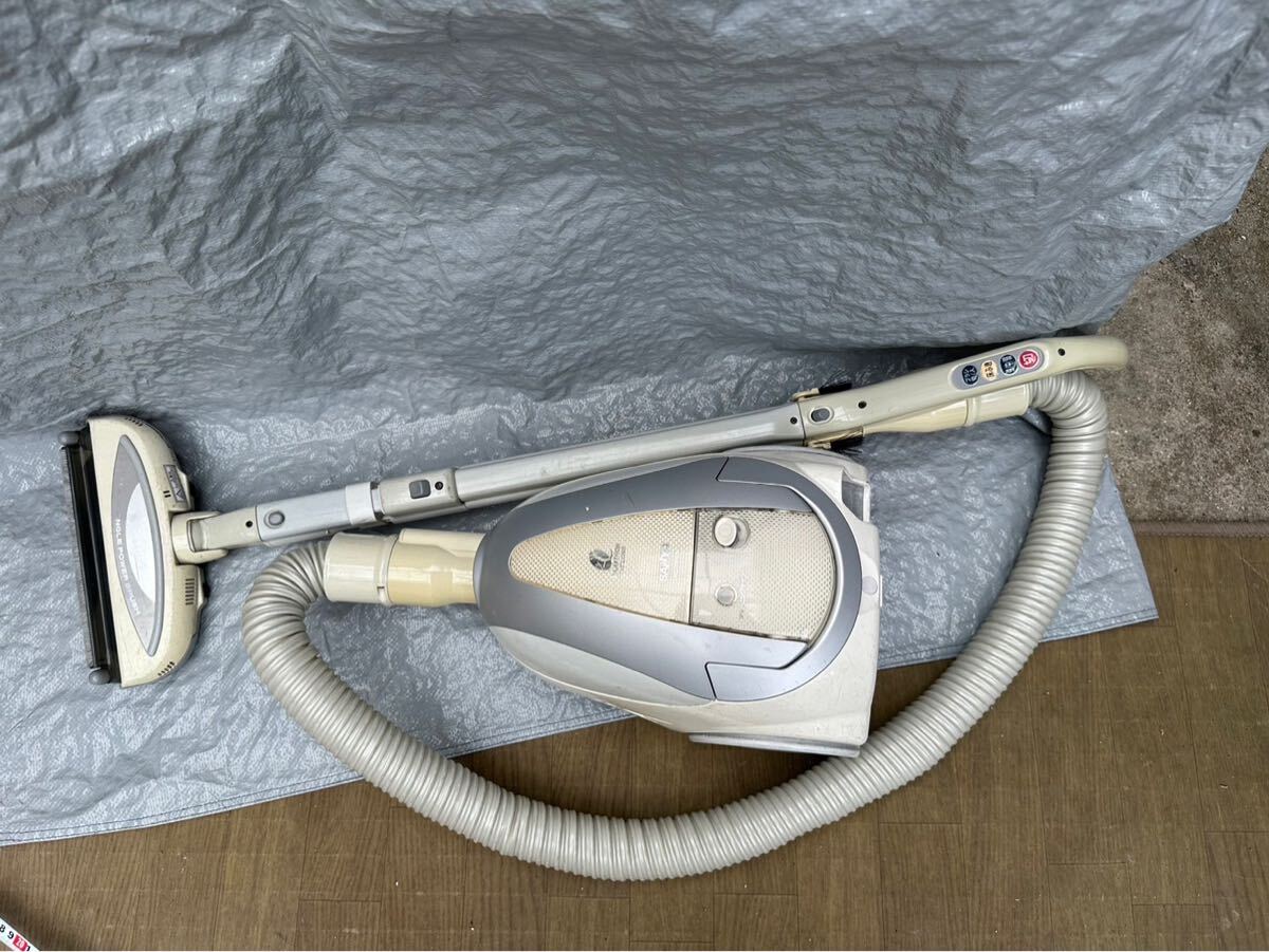 Yahoo!オークション - SANYO サイクロ式電気掃除機 SC-XW33H(W) 動作未...