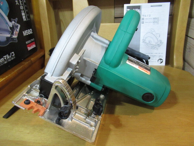 Yahoo!オークション - 71673 makita マキタ 190mm マルノコ M582 アル...