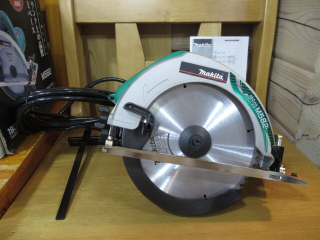 Yahoo!オークション - 71673 makita マキタ 190mm マルノコ M582 アル...