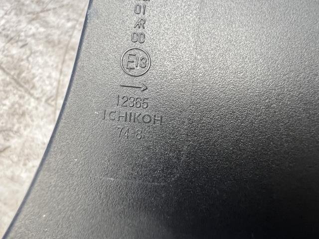 Yahoo!オークション - iQ 130G DBA-NGJ10 トヨタ純正 右/運転席 テール...