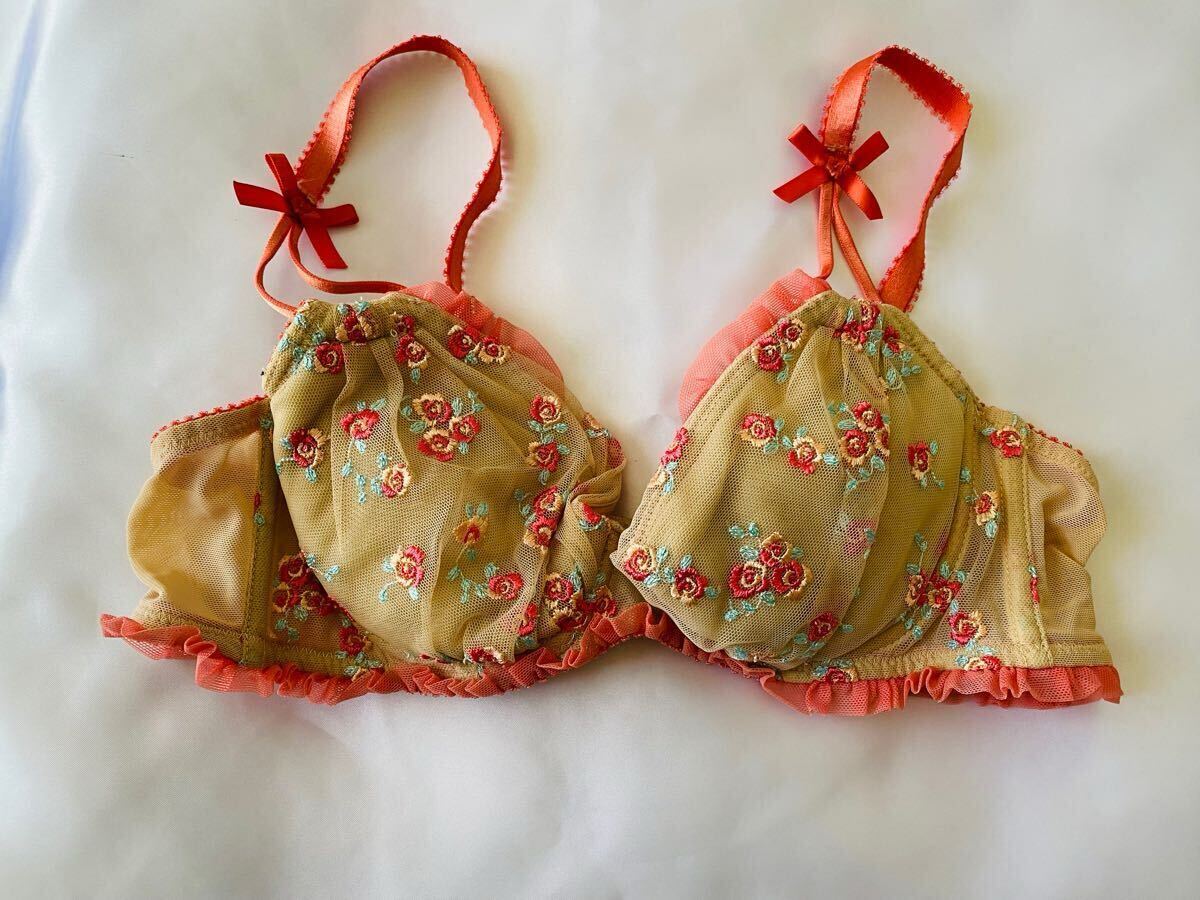 Yahoo!オークション - ピーチジョン 花刺繍 フリル ピンク C75