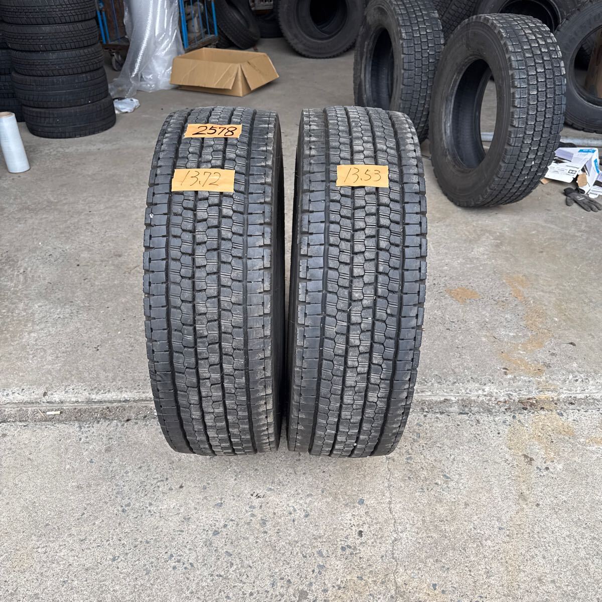 Yahoo!オークション - 2578 ブリヂストン 245/70R19.5 136/134J バリ山...