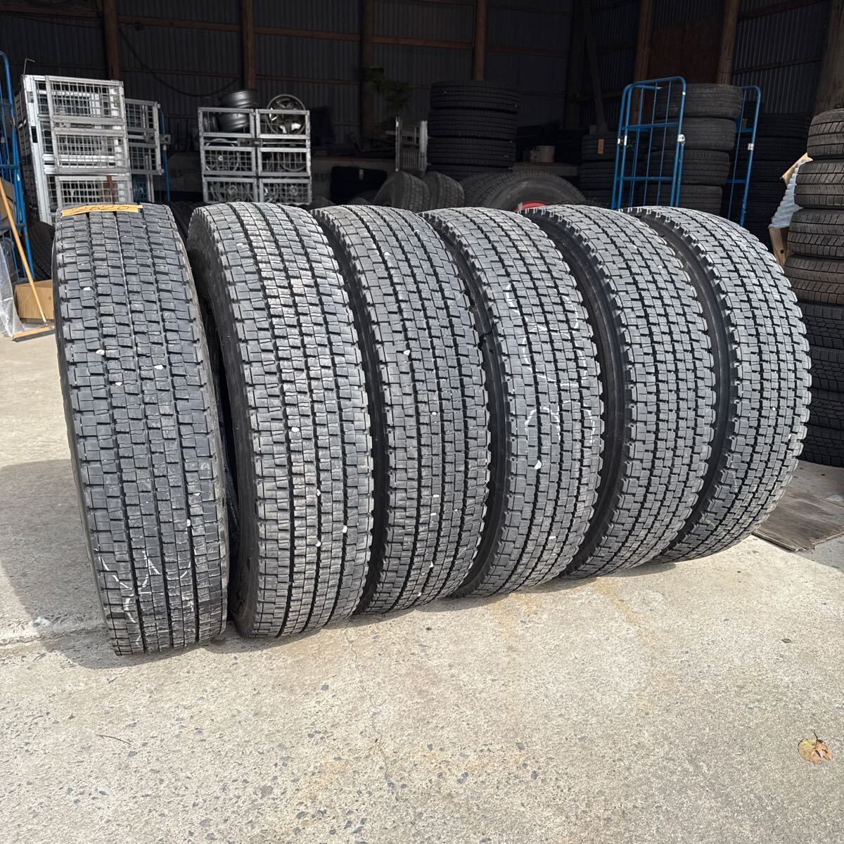 Yahoo!オークション - 2620 ダンロップ 9R19.5 14PR バリ山 スタッドレ...