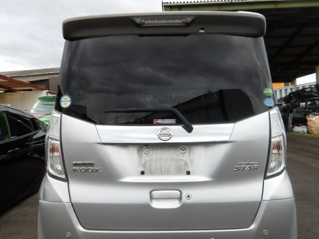 Yahoo!オークション - (B03728-G) デイズ ルークス (B21A) リアゲート ...