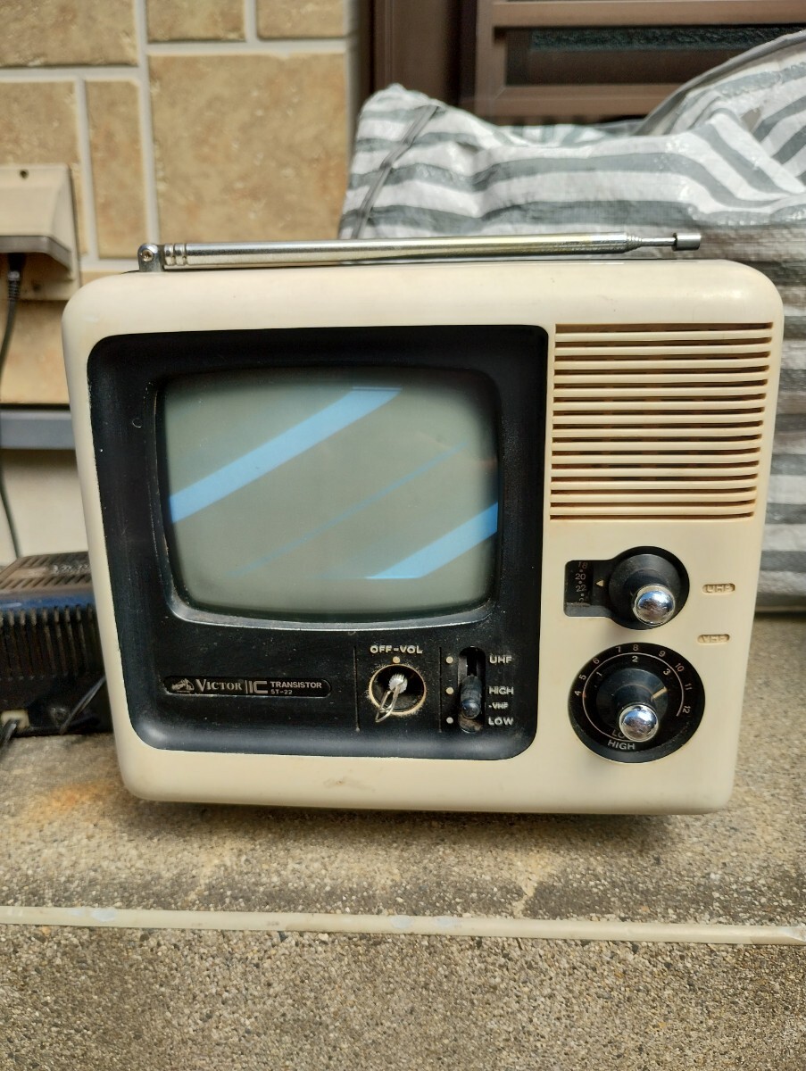 ジャンク Victor 5T-22 ブラウン管トランジスタポータブルTV アダプタAA-22A(ブラウン管)｜売買されたオークション情報、yahooの商品情報をアーカイブ公開 - オークファン ...