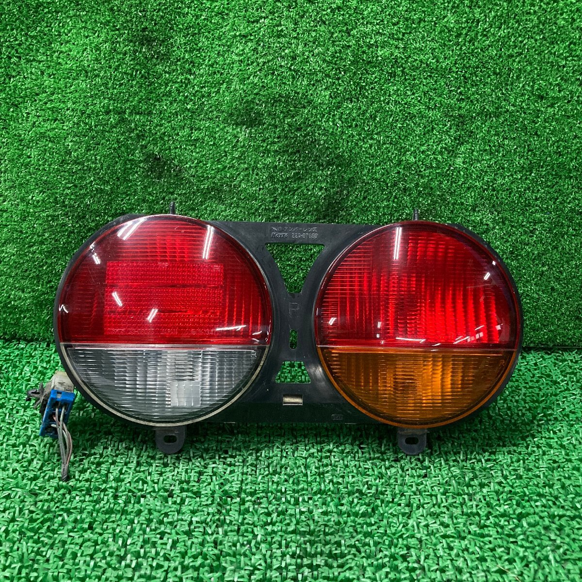 Yahoo!オークション - タウンボックス U61W RX 右 テールランプ テー...