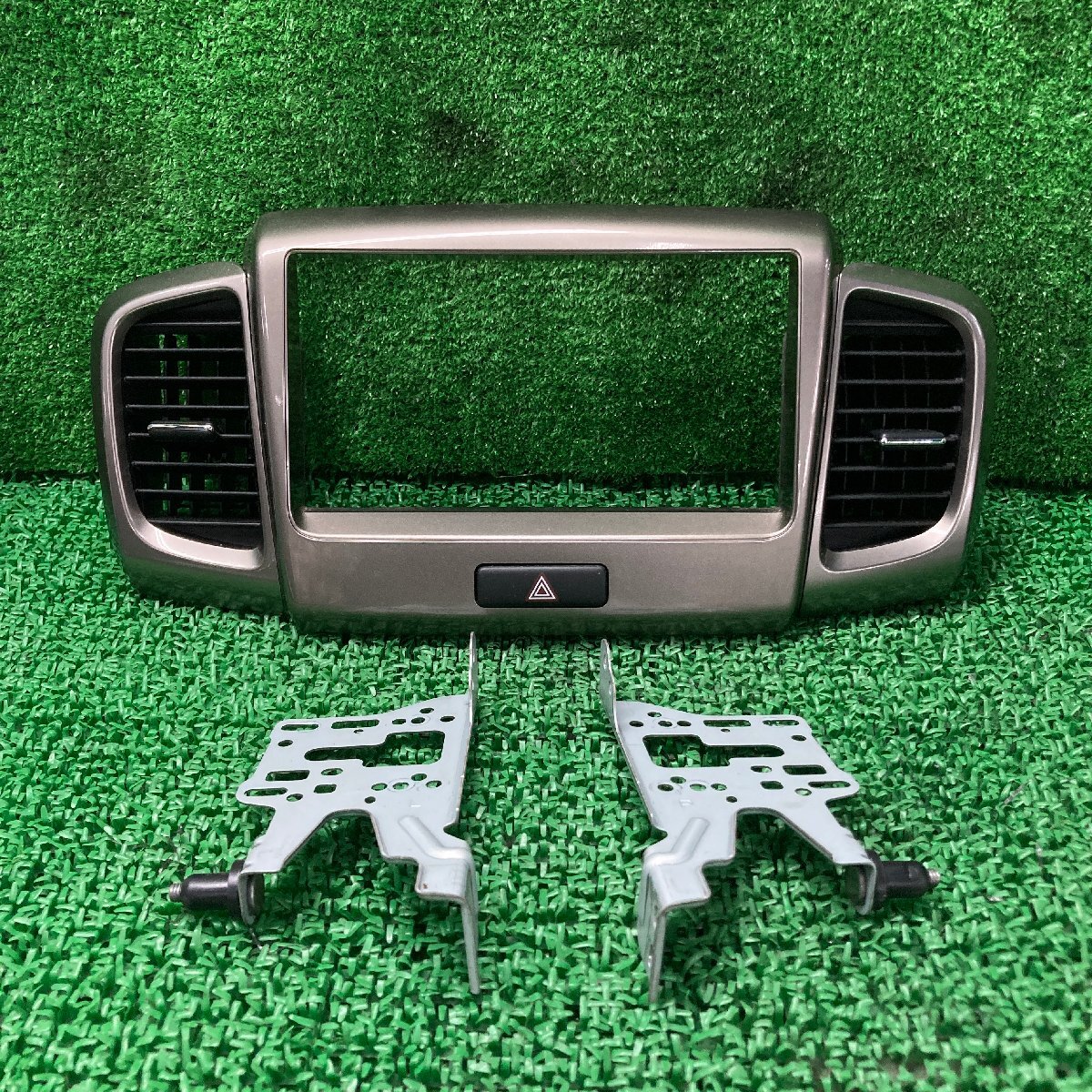 スペーシア MK42S Zターボ オーディオパネル ブラケット ルーバー付 W10274(スズキ用)｜売買されたオークション情報、yahooの商品情報をアーカイブ公開 - オークファン ...