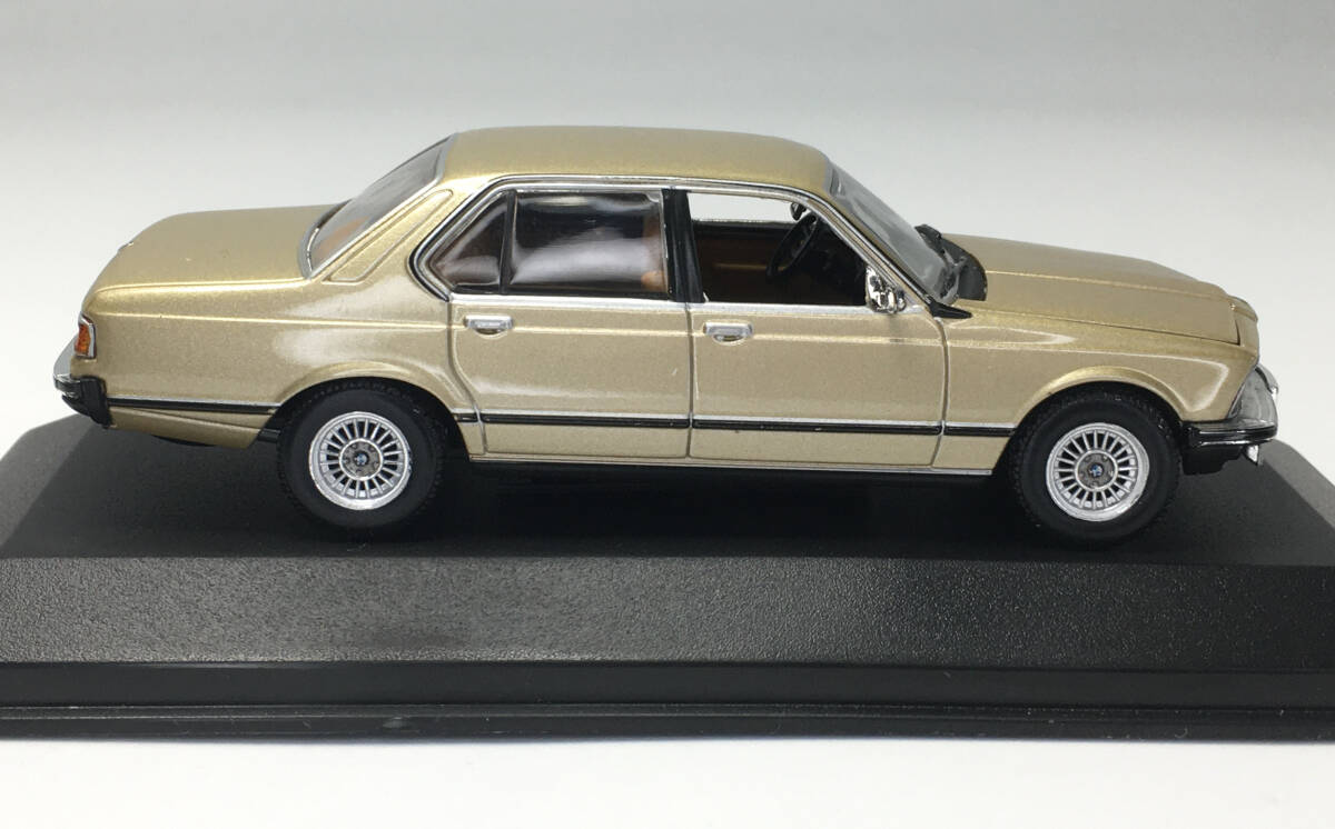 Yahoo!オークション - 1/43 PMA MINICHAMPS BMW 733i (E23) Kaschmir m...