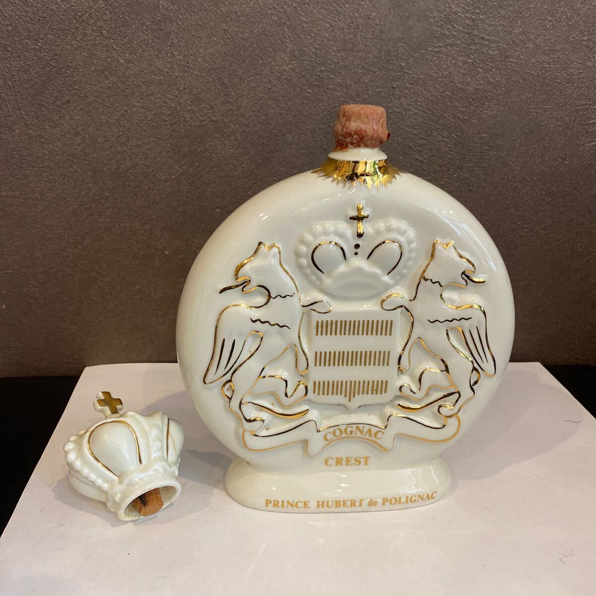 プリンス ユベール ポリニャック クレスト ブランデー 陶器総重量1330g 未開栓 替え栓付き(コニャック)｜売買されたオークション情報、yahooの商品情報をアーカイブ公開 ...