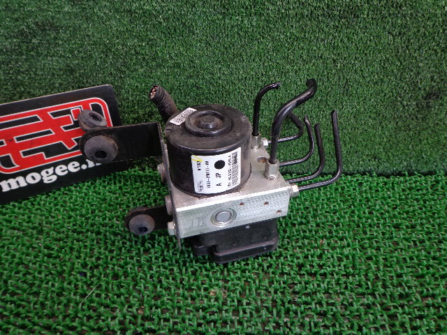 Yahoo!オークション - 3FJ4538 PK3)) マツダ プレマシー CWEFW 前期型 ...