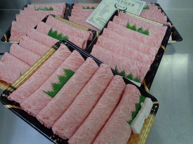 Yahoo!オークション - 近江牛A5牝 超特肩ロースすき焼き 3kg （73）