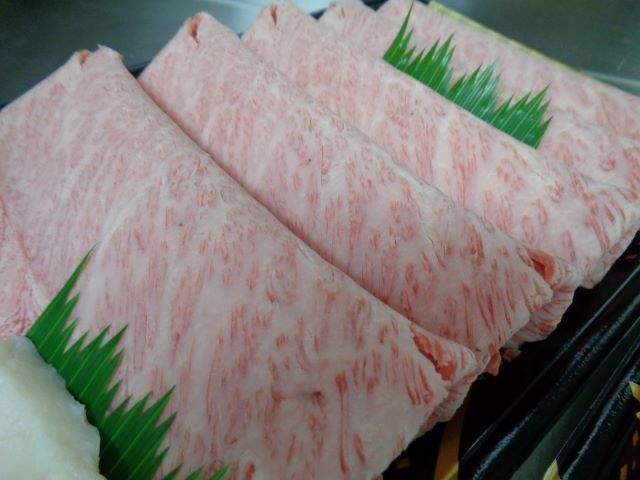 Yahoo!オークション - 近江牛A5牝 超特肩ロースすき焼き 3kg （73）