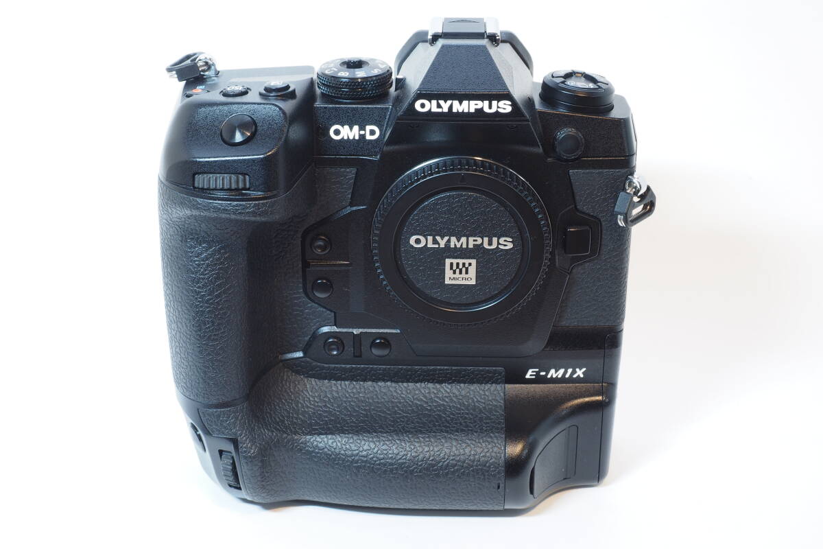 OLYMPUS OM-D E-M1X ボディ シャッター回数4186(オリンパス)｜売買されたオークション情報、yahooの商品情報をアーカイブ公開 - オークファン（aucfan.com）